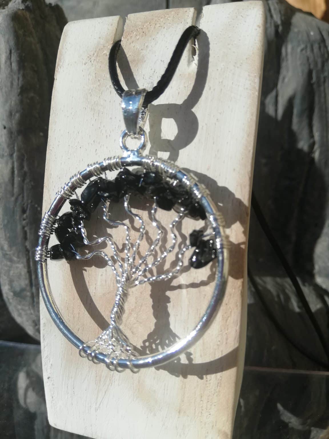 COLGANTE ÁRBOL DE LA VIDA CON CUARZO ÓNIX - Azabache minerales