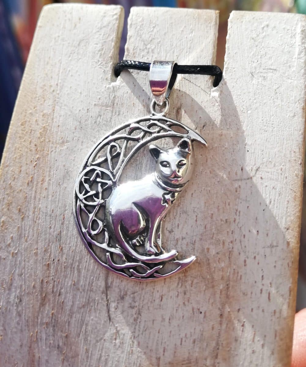 Colgante de plata con luna, gato y pentagrama - Azabache minerales