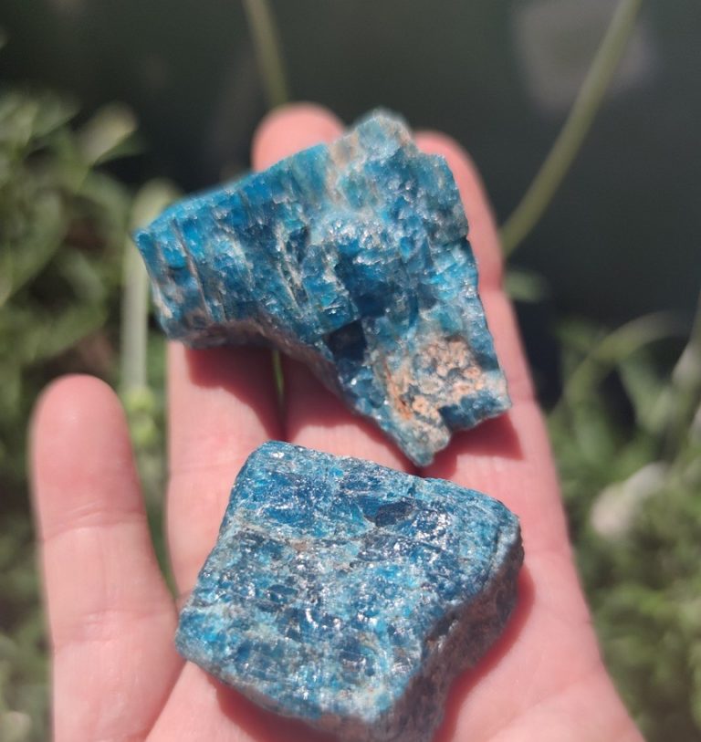 Apatito azul,natural - Azabache minerales