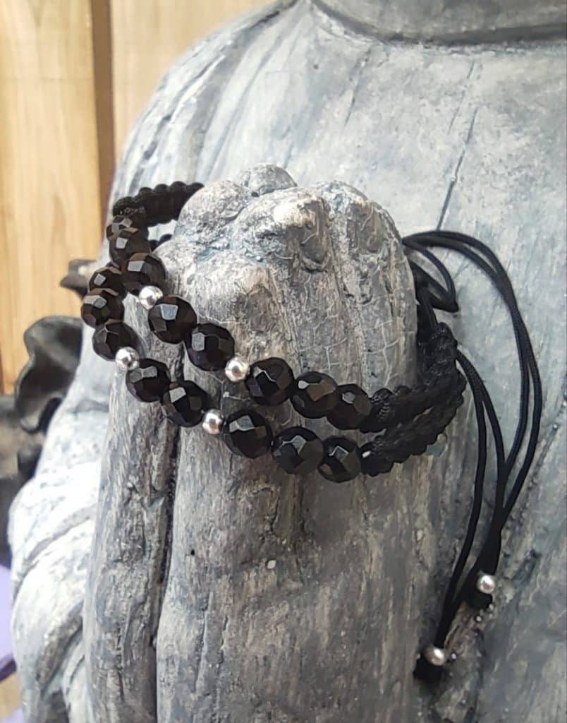 Pulsera de azabache tallado,macramé y plata 925g - Azabache minerales