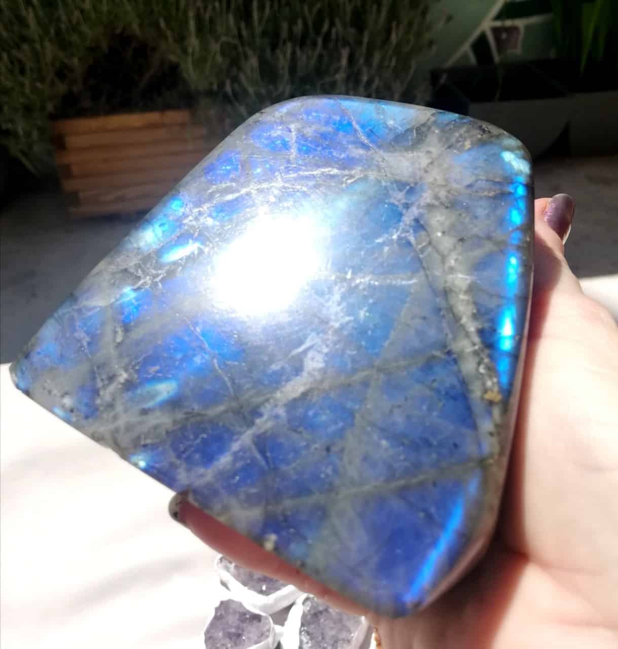 Labradorita azul pulida - Azabache minerales